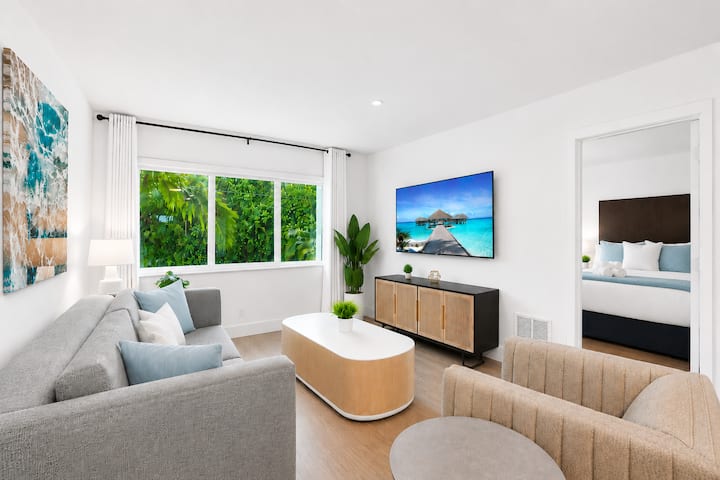 The Pearl | Beach • Pool • Jacuzzi • Sleeps 4 - Boca Raton, FL