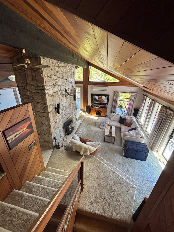 Q’s Lake House - Port Alberni