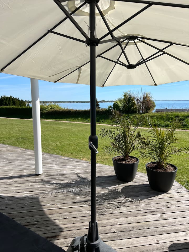 Skønt Sommerhus Med Enestående Havudsigt Og Strand - Kolding