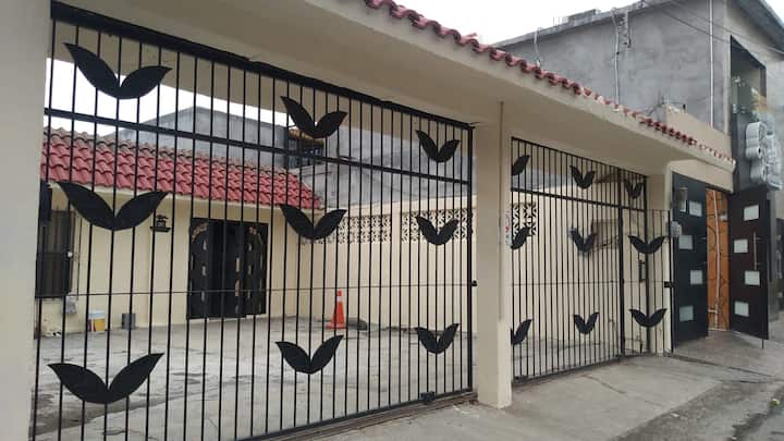 La Casa Blanca - Nuevo Laredo