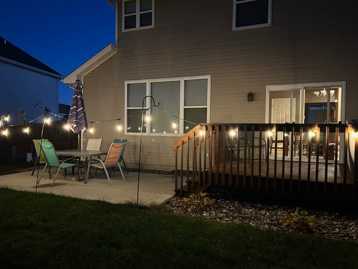 Modern 6br West Des Moines Home With Outdoor Oasis - West Des Moines, IA