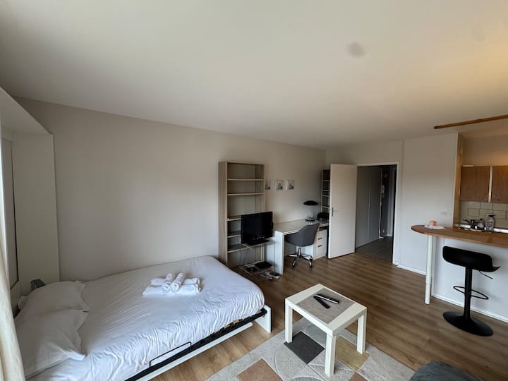 Studio Lumineux Avec Balcon - ibis Compiegne