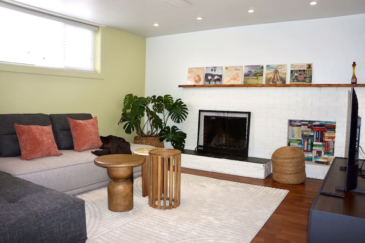 Bright Private Suite Near Downtown Kelowna - Kelowna