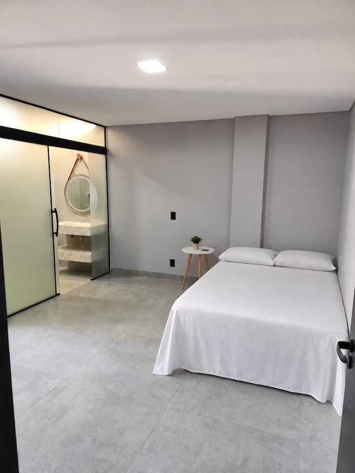 Apartamento Amplo Com Opção De Colchonetes Extras. - Toledo