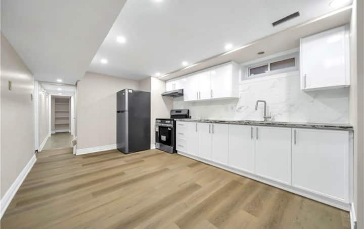Beautiful Basement Plus Parking - St. George, Canada