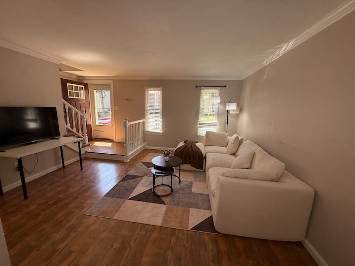 Central Chesapeake Stay| Near Mall, Trails & Parks - Chesapeake, VA