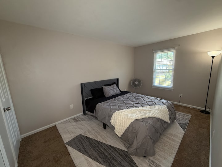 Central Chesapeake Stay | Room 2 - Chesapeake, VA