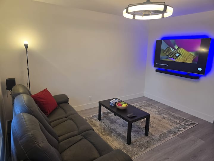 Modern Cozy Apartment In Prime Location - Niagara Falls