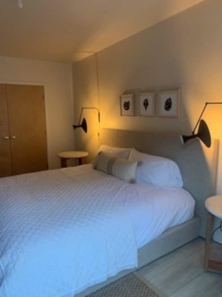 Modern 2br Beach Walk Retreat W/king &Coastal Vibe - Malibu