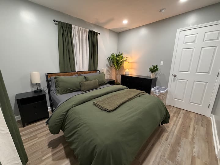 Modern Kc Duplex – Unit B - Kansas City, KS