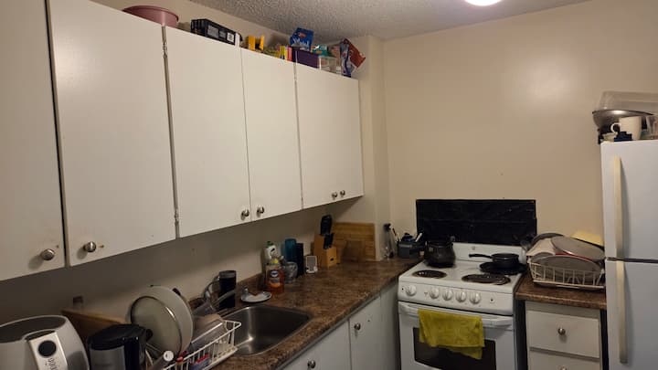 Private Room In Two Bed Condo - Peterborough, ON, Canada