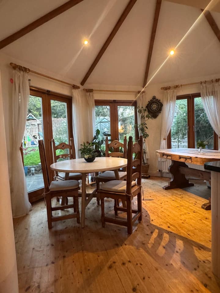 5 Bedroom House In Dundrum - Dublin