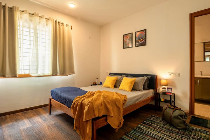 Standard Room (Non - Ac) | Liveaway Bengaluru - Bangalore