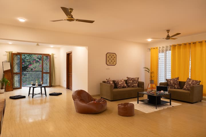 Standard Room (Non - Ac) | Liveaway Bengaluru - Bangalore