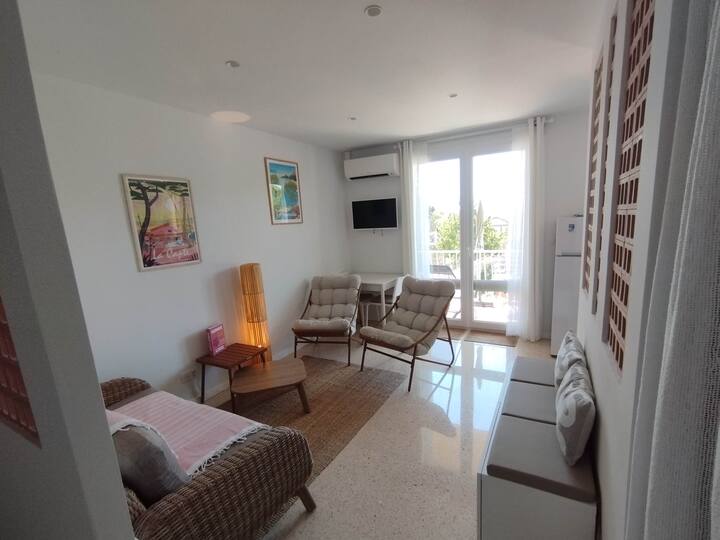 Studio Cosy 35m² Proche Port Du Niel 2 à 4 Pers - Île de Porquerolles