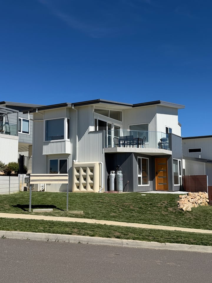 Jindabyne Villa 6 Brand New Home - Jindabyne