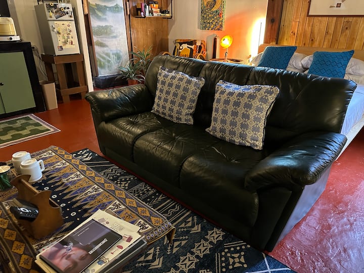 A Spacious Studio In An Old 1940s Baguio House. - Philippines