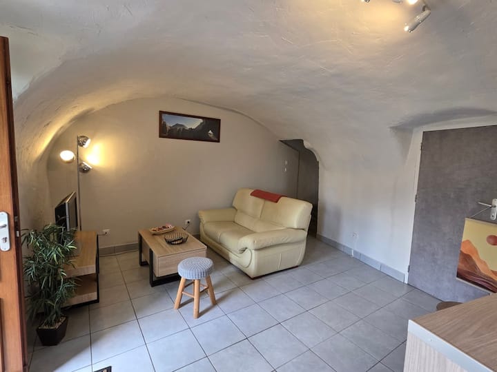 Charmes Et Volcans : Maison Cœur De Volvic - Volvic