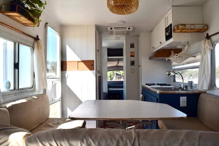 Ojai Glamper! Fully Renovated Aerolite Cub Camper - Ojai, CA