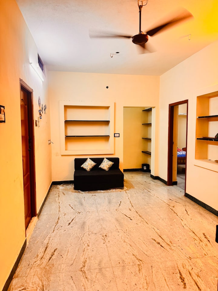 Bg Homestay | Railway Jn | Meenakshi Temple - Madurai