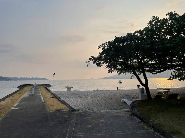 Coast & Calm | Oceanfront Cozy Studio - Subic Bay Freeport Zone