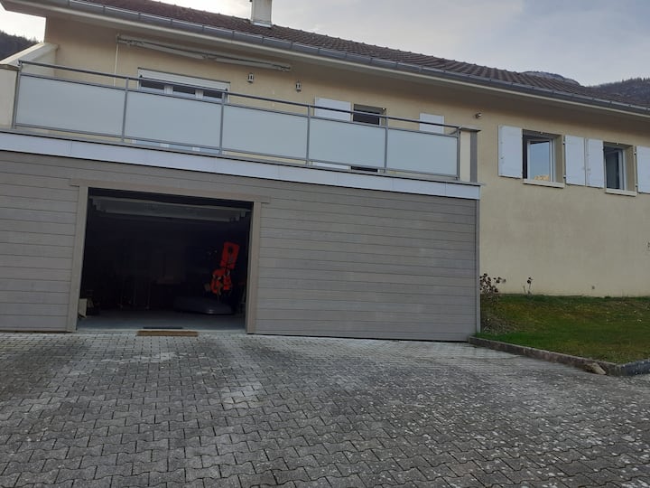 Maison, Au Bout D Une Impasse;
Endroit Très Calme - Doussard