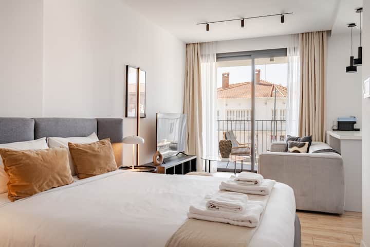 Yamas Olympia Suites Balcony Old Town Studio - Limassol
