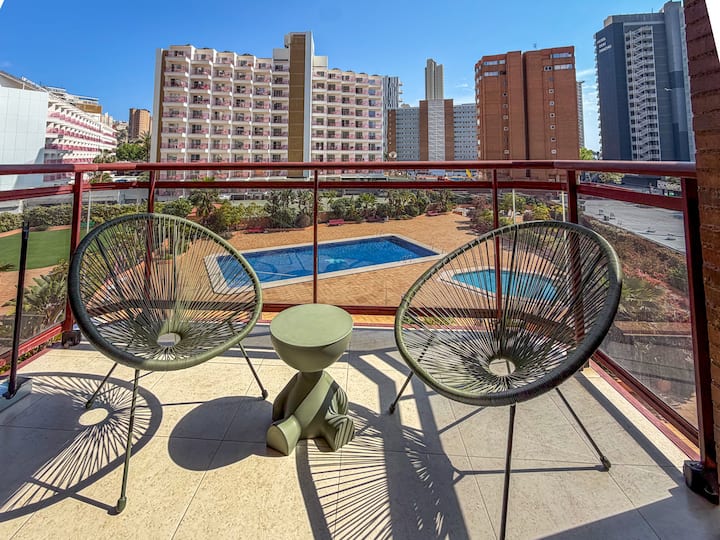 Benidorm: Zona Inglesa, Diversión Y Piscina - Benidorm