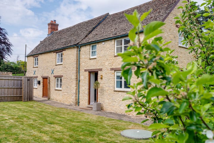 Patch Hill House - Witney