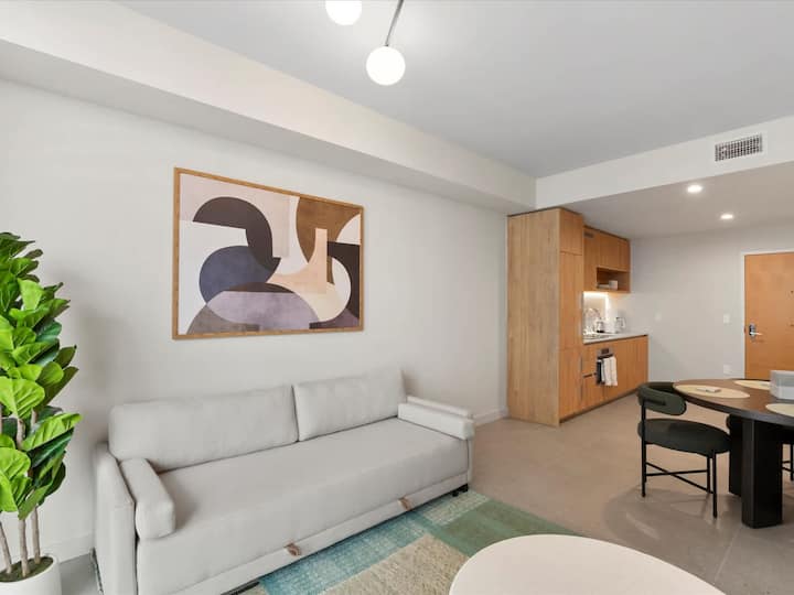 1br Suite | Rooftop | Pool | Walk To Bayfront Park - Miami