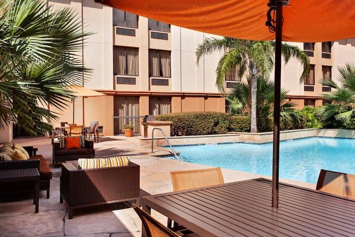 Stylish King Room | Pool + Easy Access - Houston, TX