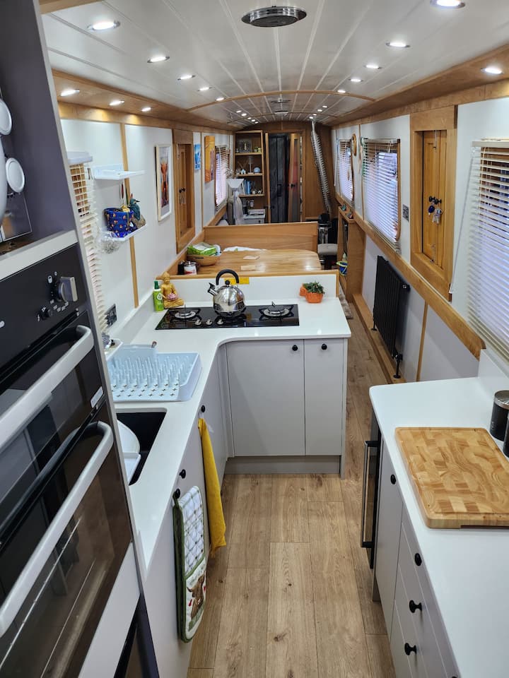 Boat Hire/ Roberta Jean - Glossop