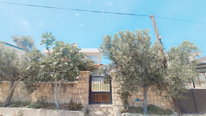 Alaçatı'nın En Ferah Konumunda Manzaralı Villa - Alaçatı