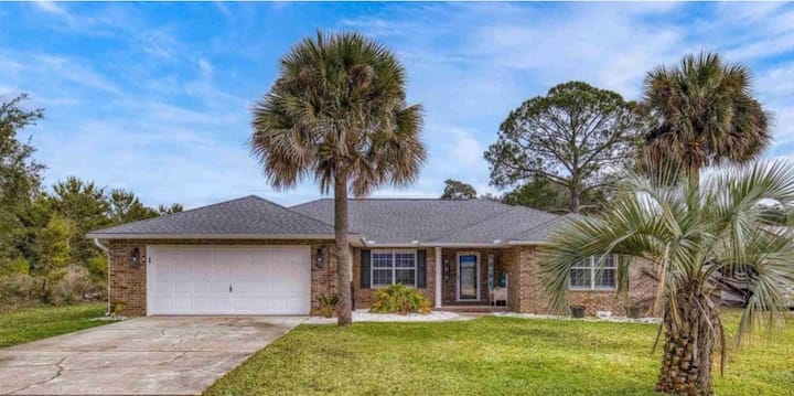 Commander’s Costal Hideaway Sleeps 8-10
Near Sound - Navarre, FL