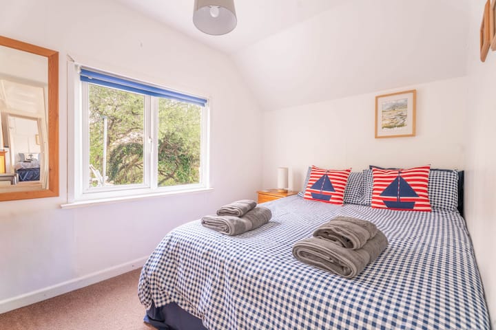 Poppit Beach House - Cardigan