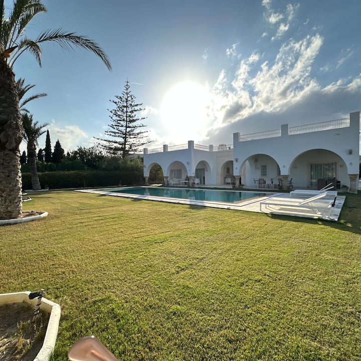 Villa Avec Piscine Et Jardin Pour Vos Vacances - Hammamet