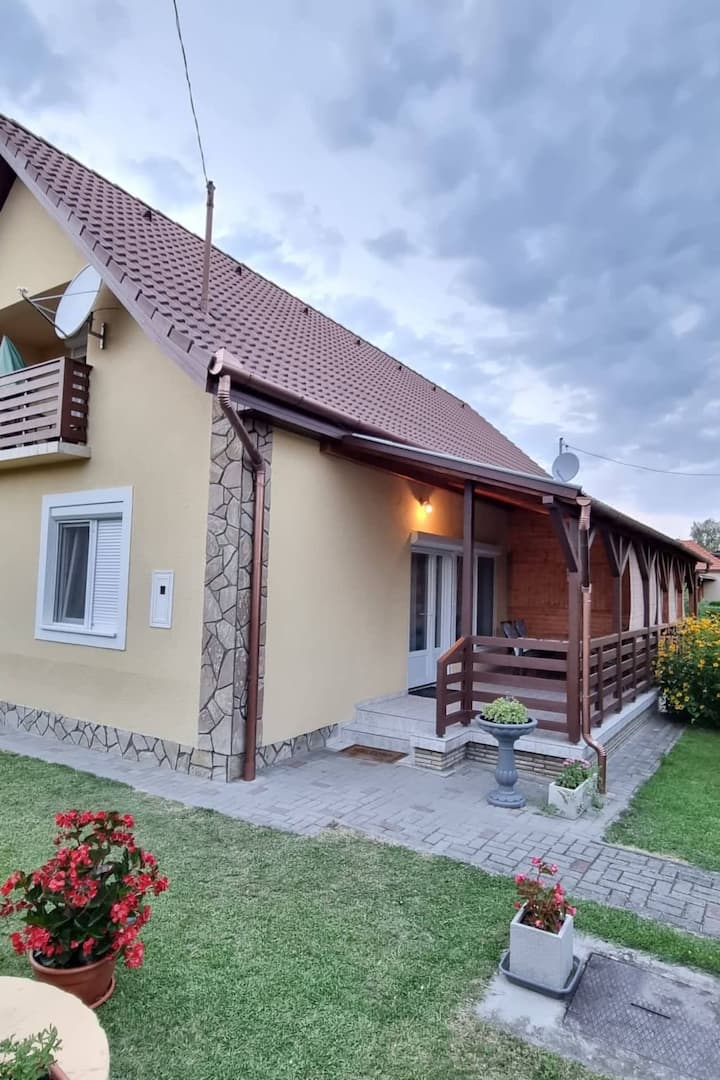 Mit Grill, Terrasse Und Garten By Interhome - Balatonmáriafürdő