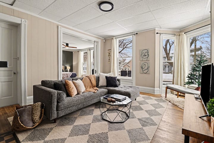 Luxury 4br-walk To Beaches & Dtwn-grill & Fire Pit - Manistee, MI
