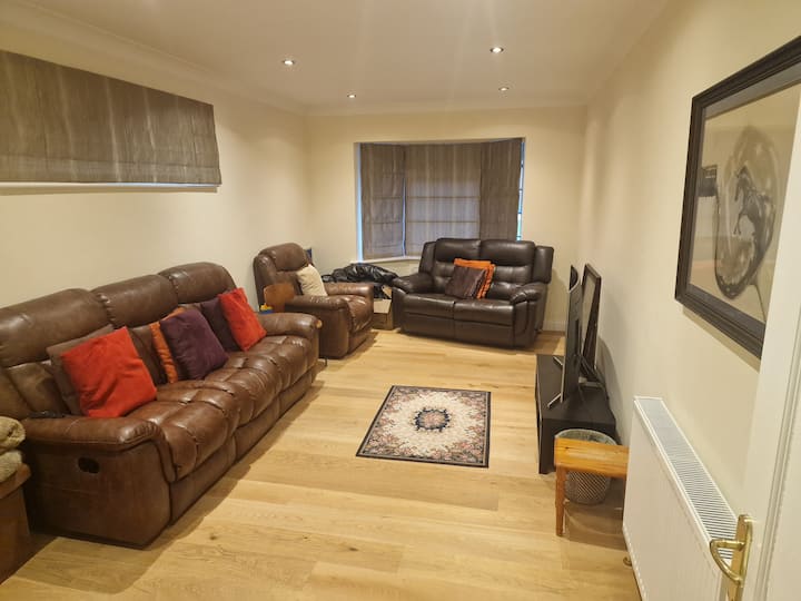4 Double-bedroom Mansion In Beaconsfield - High Wycombe