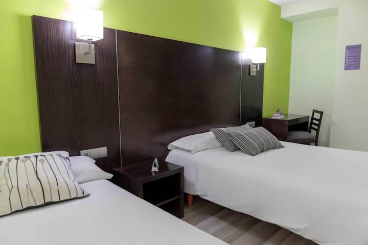 Hotel Cardeña By Gaiarooms - Habitación Triple - Burgos