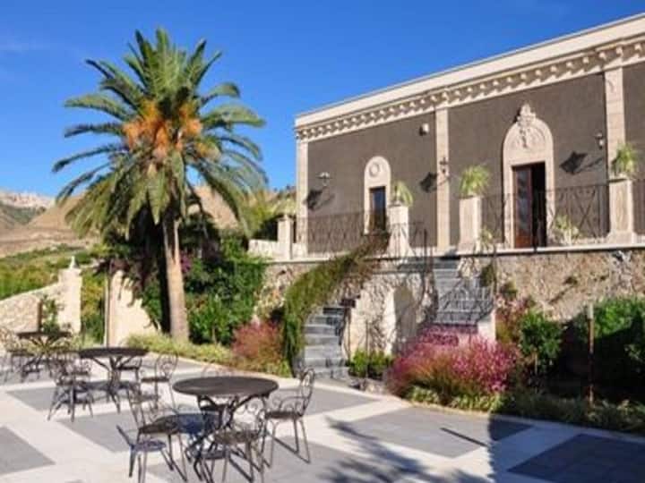 Villa 'La Vecchia Dimora' By Interhome - Sicilia