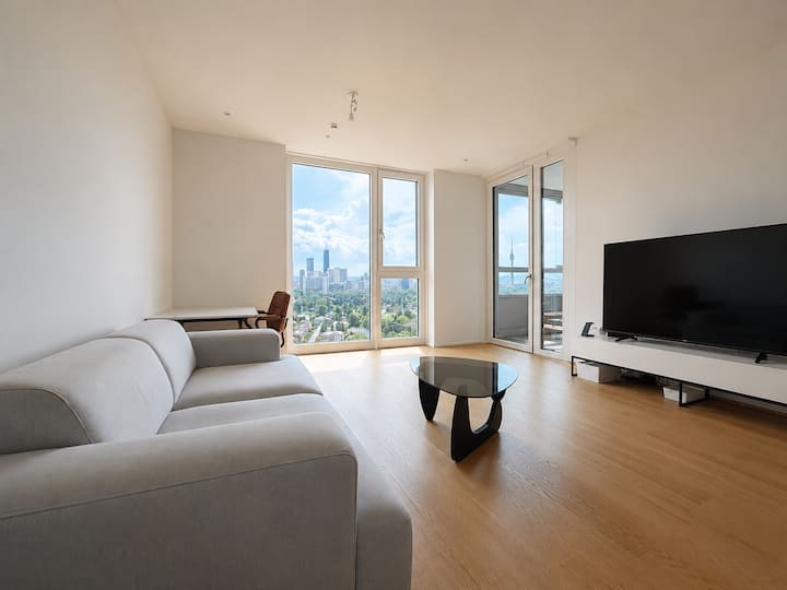Skyline Luxury Apartment Mit Balkon & Pool - Bécs
