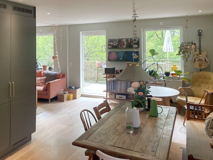Spacious Scandinavian Home With Patio & Parking - Stockholm
