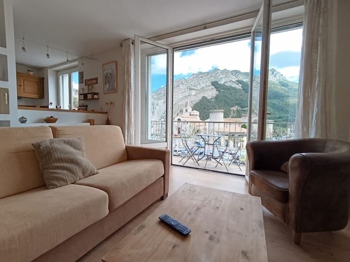 Vue D'exception : Citadelle & Rocher De La Baume - Sisteron