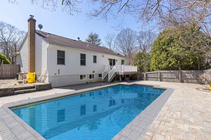 Ranch With Deeded Beach And Inground Pool! - Riverhead, NY