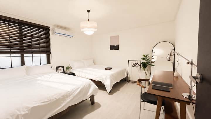 스테이 인주 302 진주성 도보 5분 진주의 결을 담은 감성 숙소 (Stay Inn-ju) - Jinju-si