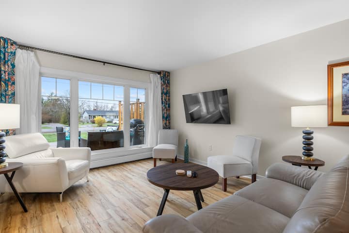 Beautiful 3bd 1bt 10 Min From The Beach. - Charlottetown