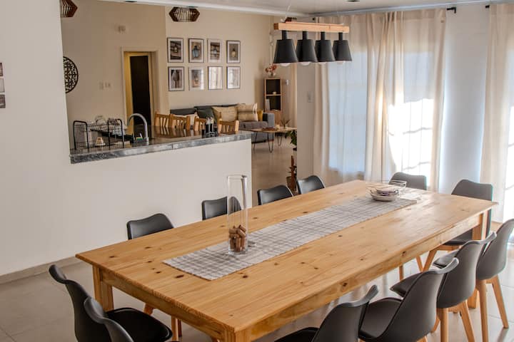 Casa Amplia Y Cálida Para Grupos - Alta Gracia