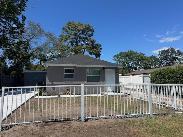 Cozy Home! Near Tarpon Springs! - Holiday, FL