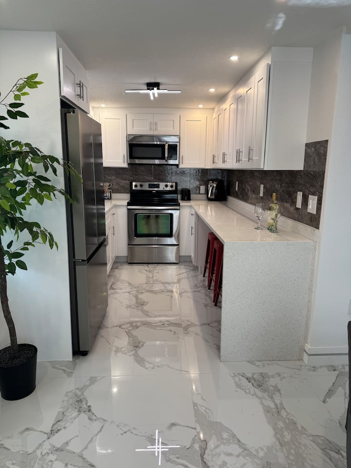 Cozy Home! Near Tarpon Springs! Fred Howard Park! - Holiday, FL